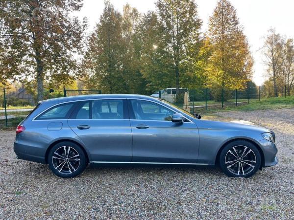 Grey Mercedes-Benz E 220 2016 in Kuldiga, with an engine capacity of 2.00 L and mileage of 293 thousand km for 13790 €, photo 6 on AUTOMOTO.COM.LV