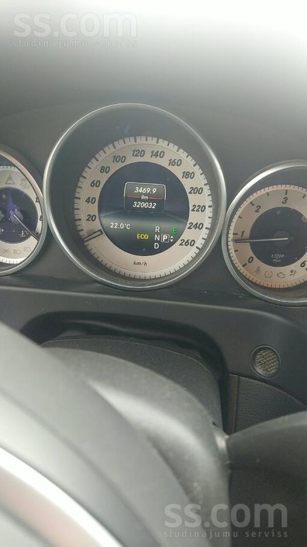 Pelēks Mercedes-Benz E 220 2016 Ogre, ar dzinēja tilpumu 2.20 L un nobraukumu 320 tūkst. km par 8500 €, foto 5 vietnē AUTOMOTO.COM.LV
