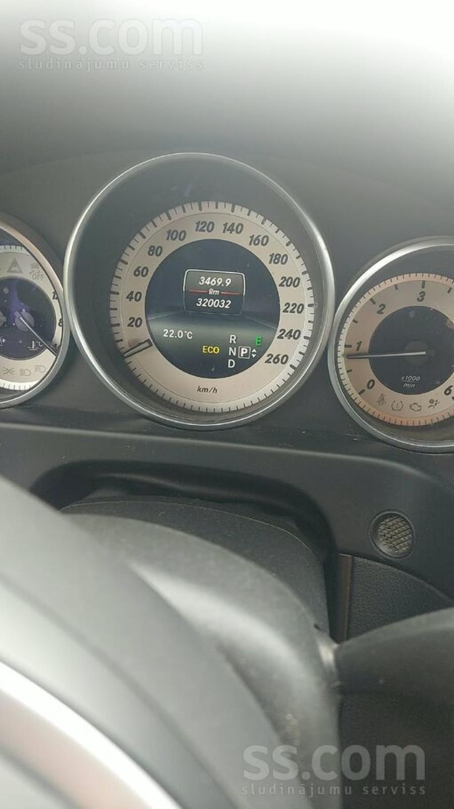 Pelēks Mercedes-Benz E 220 2016 Ogre, ar dzinēja tilpumu 2.20 L un nobraukumu 320 tūkst. km par 8500 €, foto 6 vietnē AUTOMOTO.COM.LV