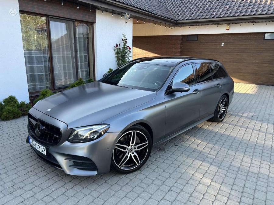 Grey Mercedes-Benz E 220 2016 in Marijampole, with an engine capacity of 1.95 L and mileage of 245 thousand km for 19000 €, photo 1 on AUTOMOTO.COM.LV