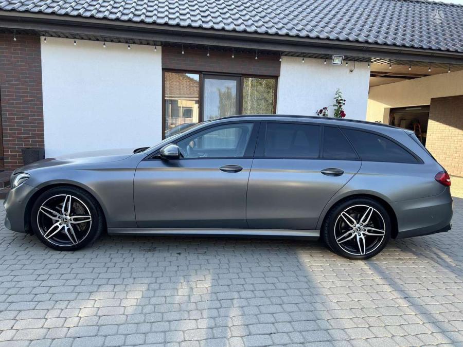 Grey Mercedes-Benz E 220 2016 in Marijampole, with an engine capacity of 1.95 L and mileage of 245 thousand km for 19000 €, photo 4 on AUTOMOTO.COM.LV