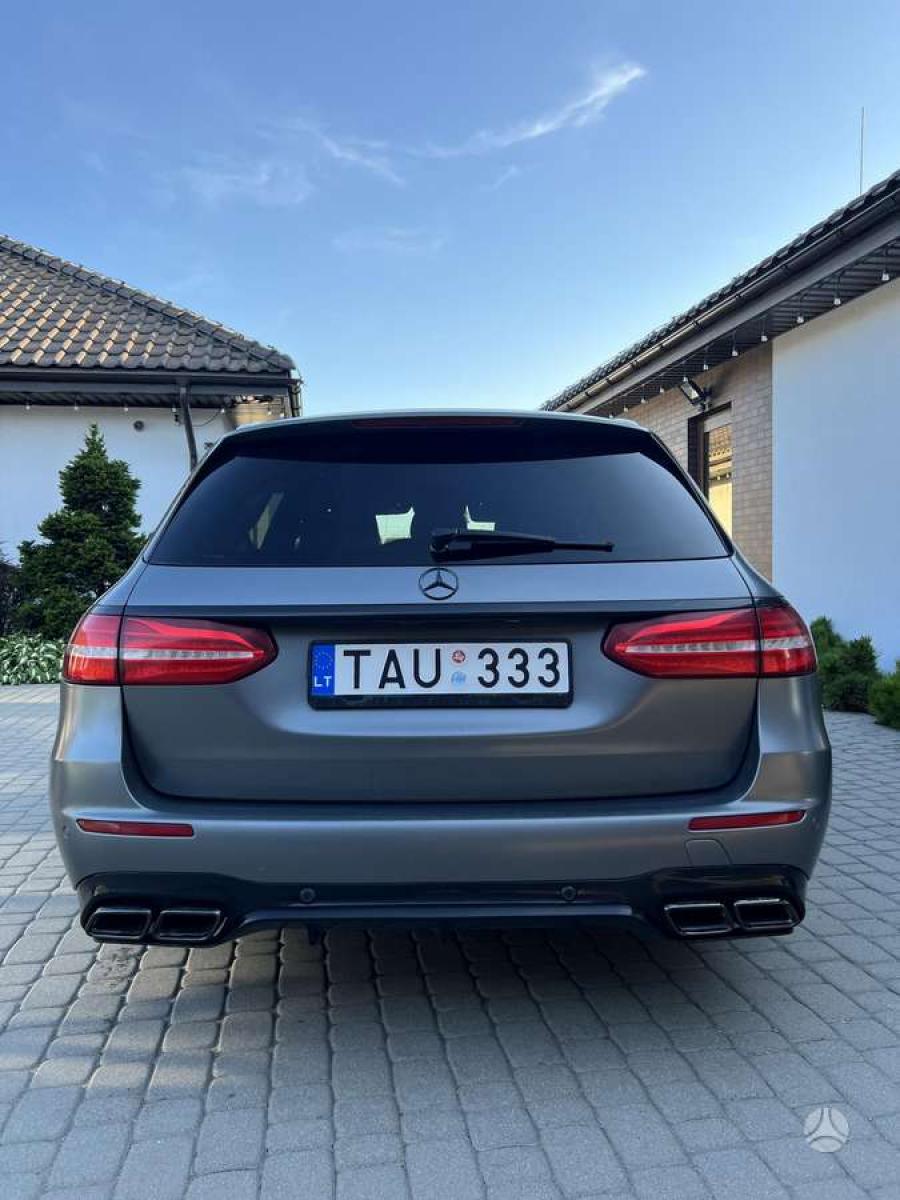 Grey Mercedes-Benz E 220 2016 in Marijampole, with an engine capacity of 1.95 L and mileage of 245 thousand km for 19000 €, photo 6 on AUTOMOTO.COM.LV