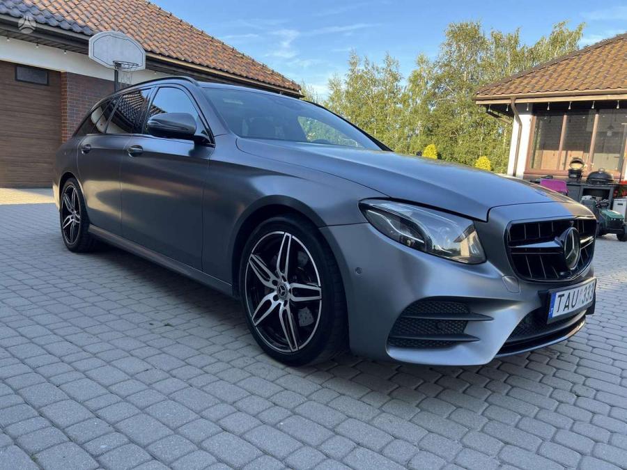 Grey Mercedes-Benz E 220 2016 in Marijampole, with an engine capacity of 1.95 L and mileage of 245 thousand km for 19000 €, photo 8 on AUTOMOTO.COM.LV