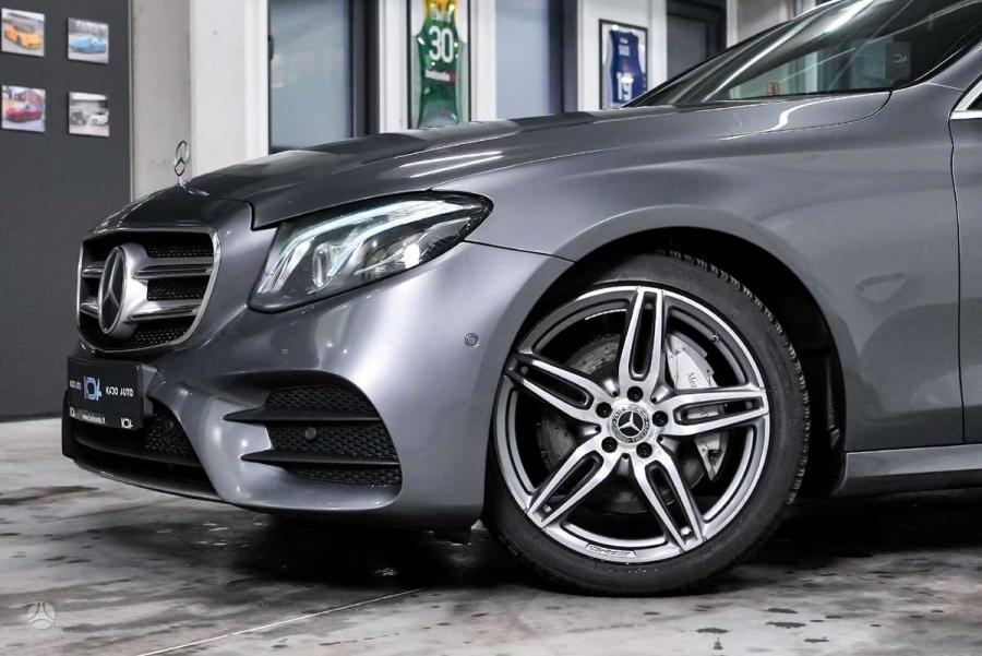 Grey Mercedes-Benz E 220 2017 in Kaunas, with an engine capacity of 1.95 L and mileage of 297 thousand km for 17850 €, photo 7 on AUTOMOTO.COM.LV
