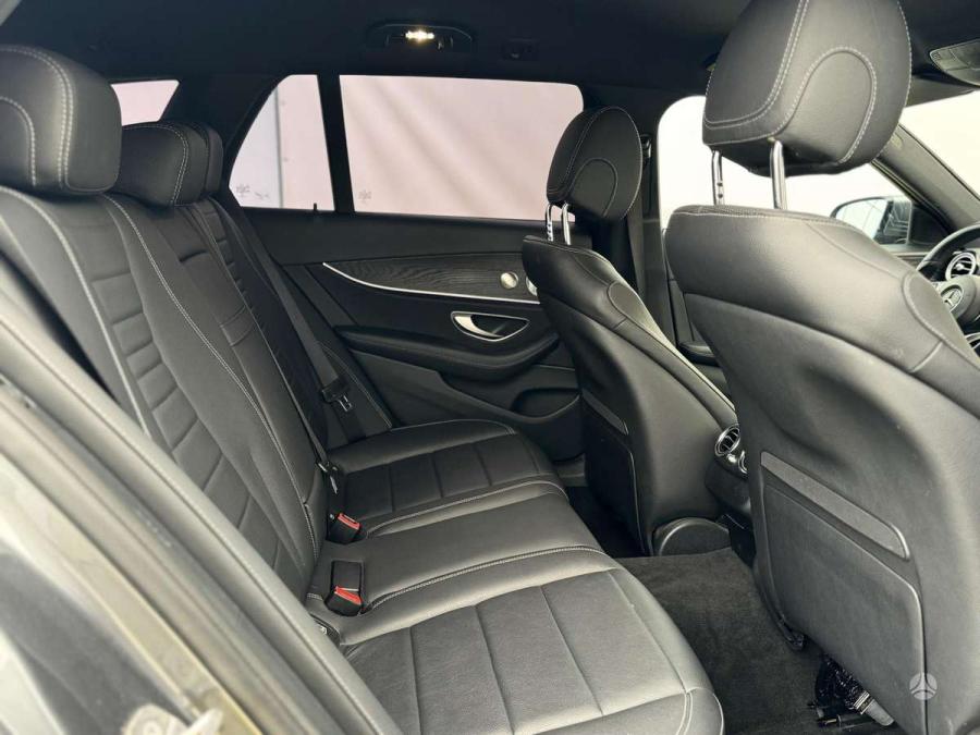 Grey Mercedes-Benz E 220 2017 in Vilnius, with an engine capacity of 1.95 L and mileage of 89 thousand km for 25750 €, photo 11 on AUTOMOTO.COM.LV