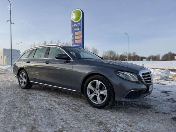 Grey Mercedes-Benz E 220 2017 in Elektrenai, with an engine capacity of 1.95 L and mileage of 281 thousand km for 16550 €, photo 1 on AUTOMOTO.COM.LV