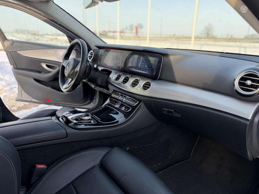 Grey Mercedes-Benz E 220 2017 in Elektrenai, with an engine capacity of 1.95 L and mileage of 281 thousand km for 16550 €, photo 11 on AUTOMOTO.COM.LV