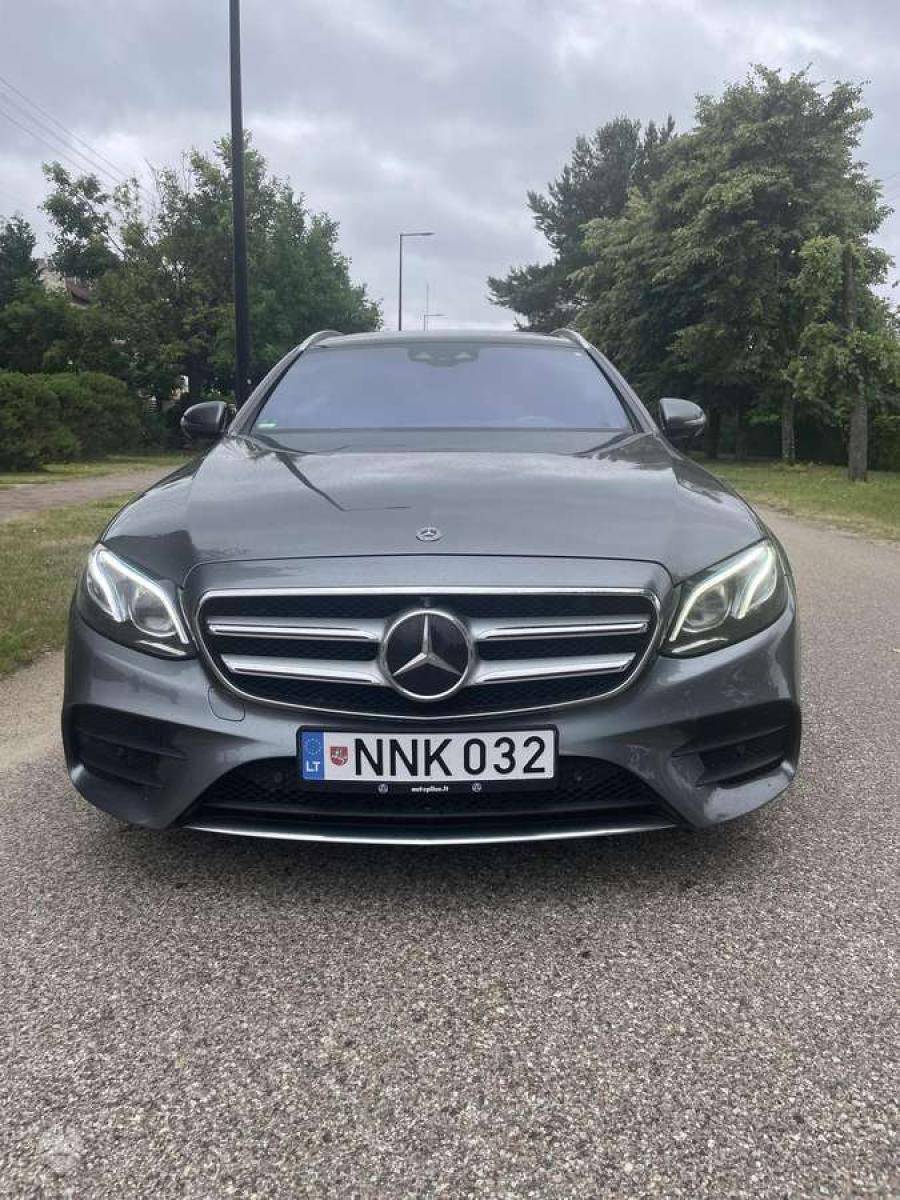 Pelēks Mercedes-Benz E 220 2017 Alīta, ar dzinēja tilpumu 1.95 L un nobraukumu 295 tūkst. km par 18500 €, foto 3 vietnē AUTOMOTO.COM.LV