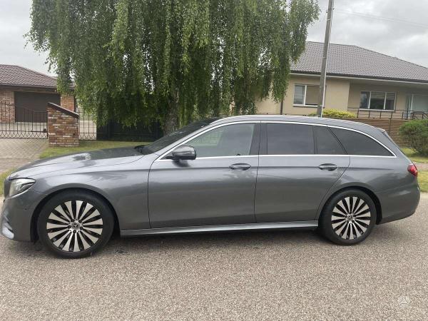 Grey Mercedes-Benz E 220 2017 in Alytus, with an engine capacity of 1.95 L and mileage of 295 thousand km for 18500 €, photo 3 on AUTOMOTO.COM.LV
