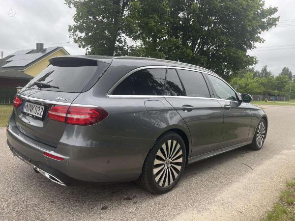 Grey Mercedes-Benz E 220 2017 in Alytus, with an engine capacity of 1.95 L and mileage of 295 thousand km for 18500 €, photo 6 on AUTOMOTO.COM.LV
