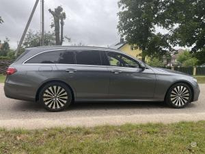 Pelēks Mercedes-Benz E 220 2017 Alīta, ar dzinēja tilpumu 1.95 L un nobraukumu 295 tūkst. km par 18500 €, foto 8 vietnē AUTOMOTO.COM.LV