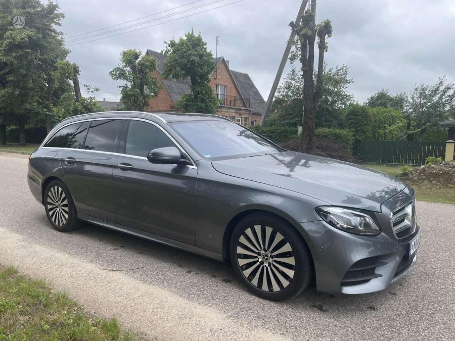 Pelēks Mercedes-Benz E 220 2017 Alīta, ar dzinēja tilpumu 1.95 L un nobraukumu 295 tūkst. km par 18500 €, foto 9 vietnē AUTOMOTO.COM.LV