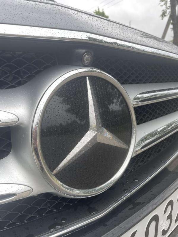 Grey Mercedes-Benz E 220 2017 in Alytus, with an engine capacity of 1.95 L and mileage of 295 thousand km for 18500 €, photo 9 on AUTOMOTO.COM.LV