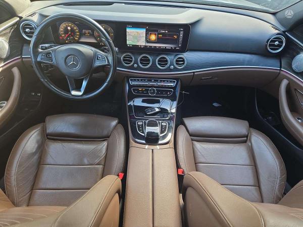 Pelēks Mercedes-Benz E 220 2017 Viļņa, ar dzinēja tilpumu 1.95 L un nobraukumu 146 tūkst. km par 18500 €, foto 5 vietnē AUTOMOTO.COM.LV