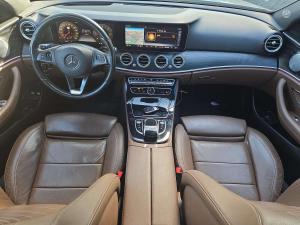 Grey Mercedes-Benz E 220 2017 in Vilnius, with an engine capacity of 1.95 L and mileage of 146 thousand km for 18500 €, photo 6 on AUTOMOTO.COM.LV