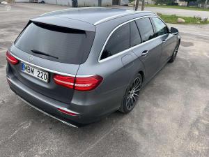 Grey Mercedes-Benz E 220 2017 in Klaipeda, with an engine capacity of 1.95 L and mileage of 354 thousand km for 16000 €, photo 10 on AUTOMOTO.COM.LV