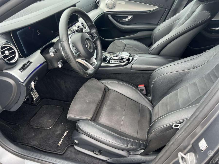 Grey Mercedes-Benz E 220 2017 in Klaipeda, with an engine capacity of 1.95 L and mileage of 354 thousand km for 16000 €, photo 11 on AUTOMOTO.COM.LV