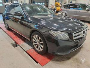 Серый Мерседес E 220 2017 в Кедайняй, объемом двигателя 0.00 л и пробегом 320 тыс. км за 9750 €, фото  на AUTOMOTO.COM.LV