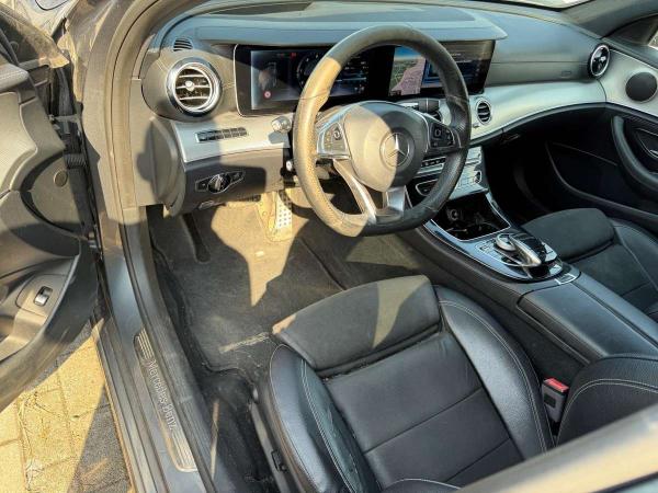 Pelēks Mercedes-Benz E 220 2017 Panevēža, ar dzinēja tilpumu 1.95 L un nobraukumu 494 tūkst. km par 9500 €, foto 7 vietnē AUTOMOTO.COM.LV