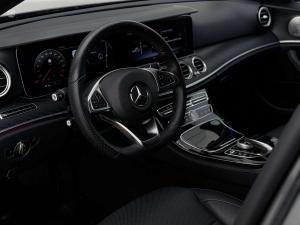 Серый Мерседес E 220 2017 в Вильнюс, объемом двигателя 1.95 л и пробегом 89 тыс. км за 22450 €, фото 10 на AUTOMOTO.COM.LV