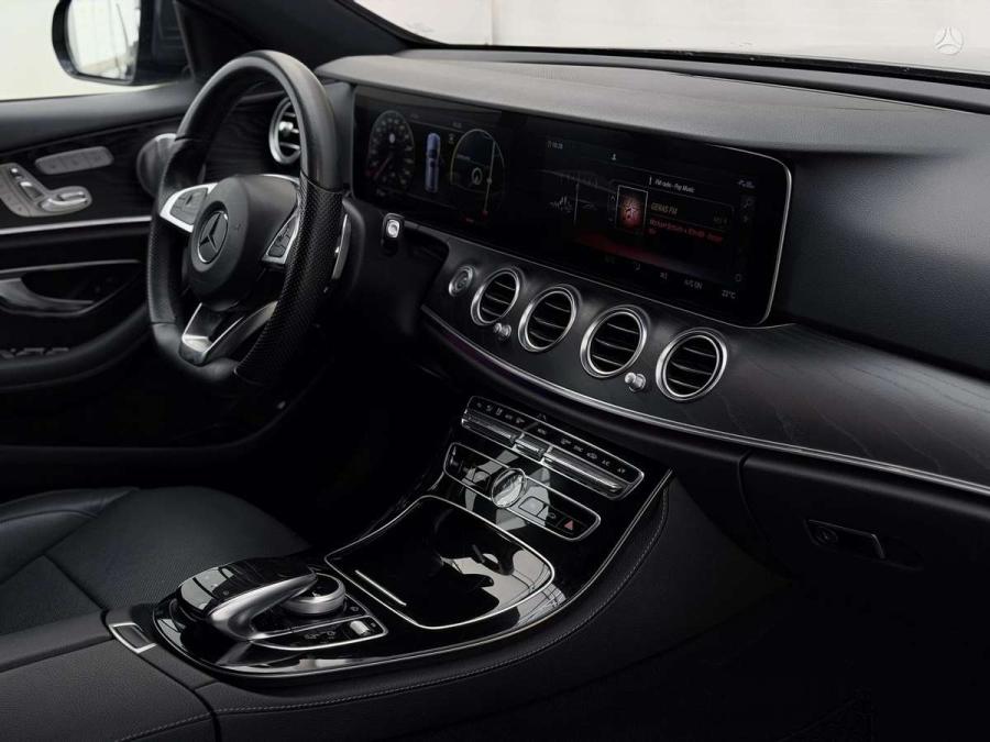 Серый Мерседес E 220 2017 в Вильнюс, объемом двигателя 1.95 л и пробегом 89 тыс. км за 22450 €, фото 17 на AUTOMOTO.COM.LV