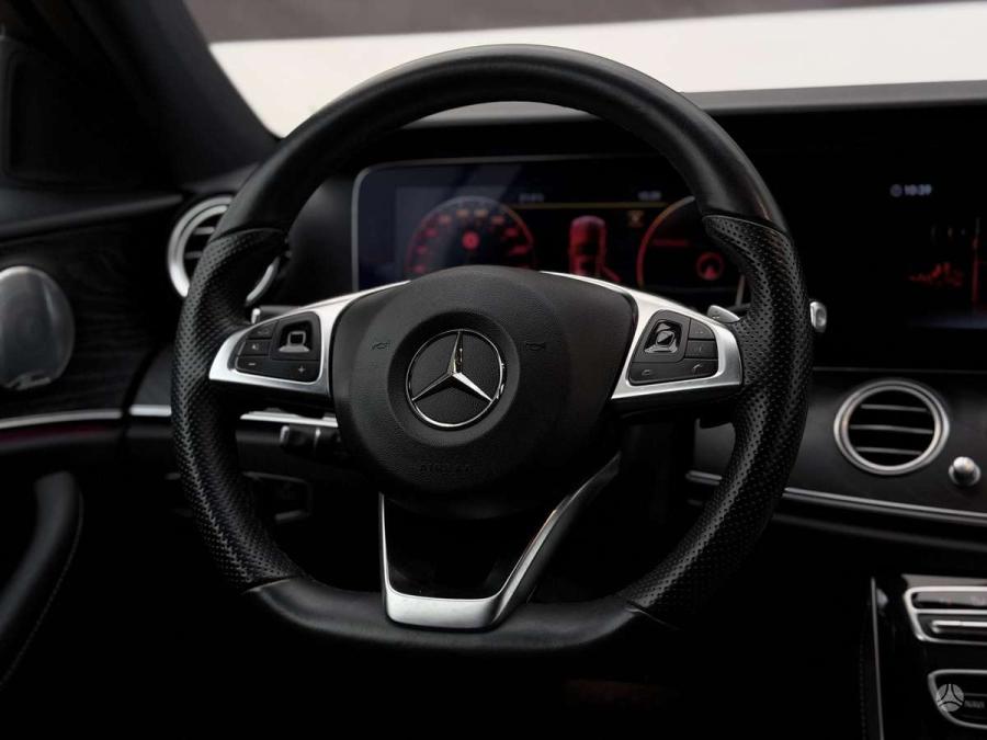 Серый Мерседес E 220 2017 в Вильнюс, объемом двигателя 1.95 л и пробегом 89 тыс. км за 22450 €, фото 20 на AUTOMOTO.COM.LV