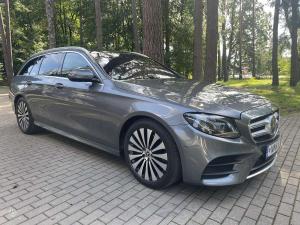 Grey Mercedes-Benz E 220 2017 in Alytus, with an engine capacity of 1.95 L and mileage of 300 thousand km for 15999 €, photo  on AUTOMOTO.COM.LV