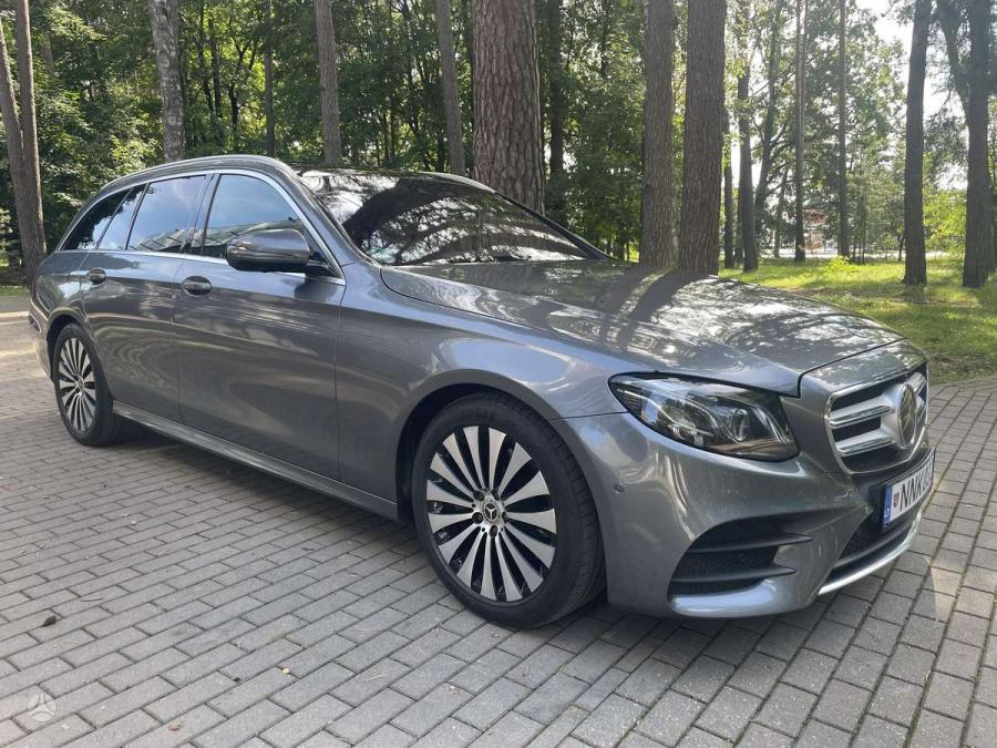Pelēks Mercedes-Benz E 220 2017 Alīta, ar dzinēja tilpumu 1.95 L un nobraukumu 300 tūkst. km par 15999 €, foto 1 vietnē AUTOMOTO.COM.LV