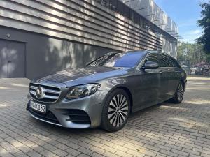 Pelēks Mercedes-Benz E 220 2017 Alīta, ar dzinēja tilpumu 1.95 L un nobraukumu 300 tūkst. km par 15999 €, foto 3 vietnē AUTOMOTO.COM.LV