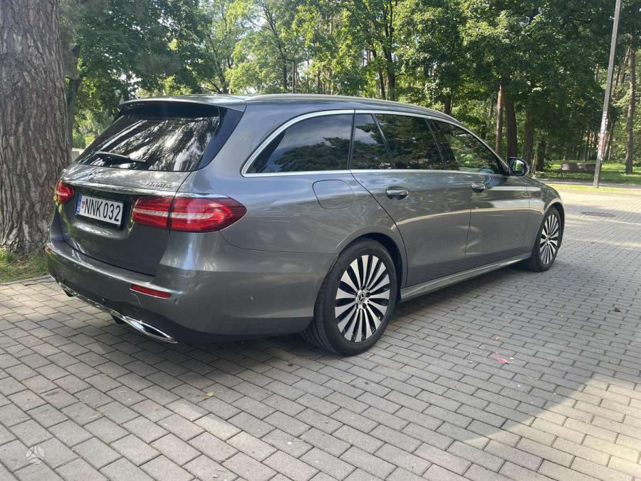 Pelēks Mercedes-Benz E 220 2017 Alīta, ar dzinēja tilpumu 1.95 L un nobraukumu 300 tūkst. km par 15999 €, foto 7 vietnē AUTOMOTO.COM.LV