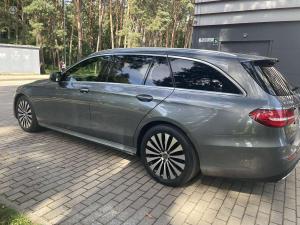 Pelēks Mercedes-Benz E 220 2017 Alīta, ar dzinēja tilpumu 1.95 L un nobraukumu 300 tūkst. km par 15999 €, foto 10 vietnē AUTOMOTO.COM.LV