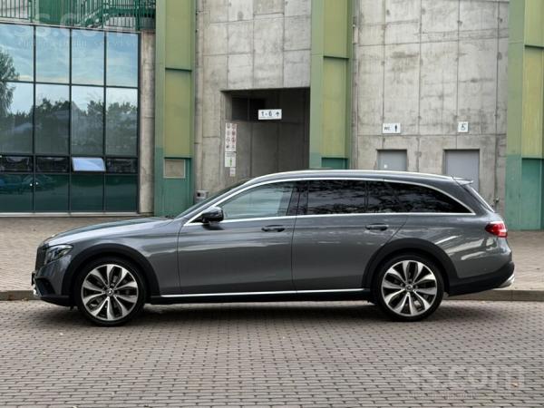 Pelēks Mercedes-Benz E 220 2017 Jelgava, ar dzinēja tilpumu 2.00 L un nobraukumu 278 tūkst. km par 22990 €, foto 6 vietnē AUTOMOTO.COM.LV