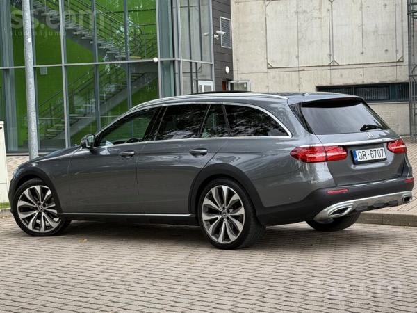 Pelēks Mercedes-Benz E 220 2017 Jelgava, ar dzinēja tilpumu 2.00 L un nobraukumu 278 tūkst. km par 22990 €, foto 11 vietnē AUTOMOTO.COM.LV