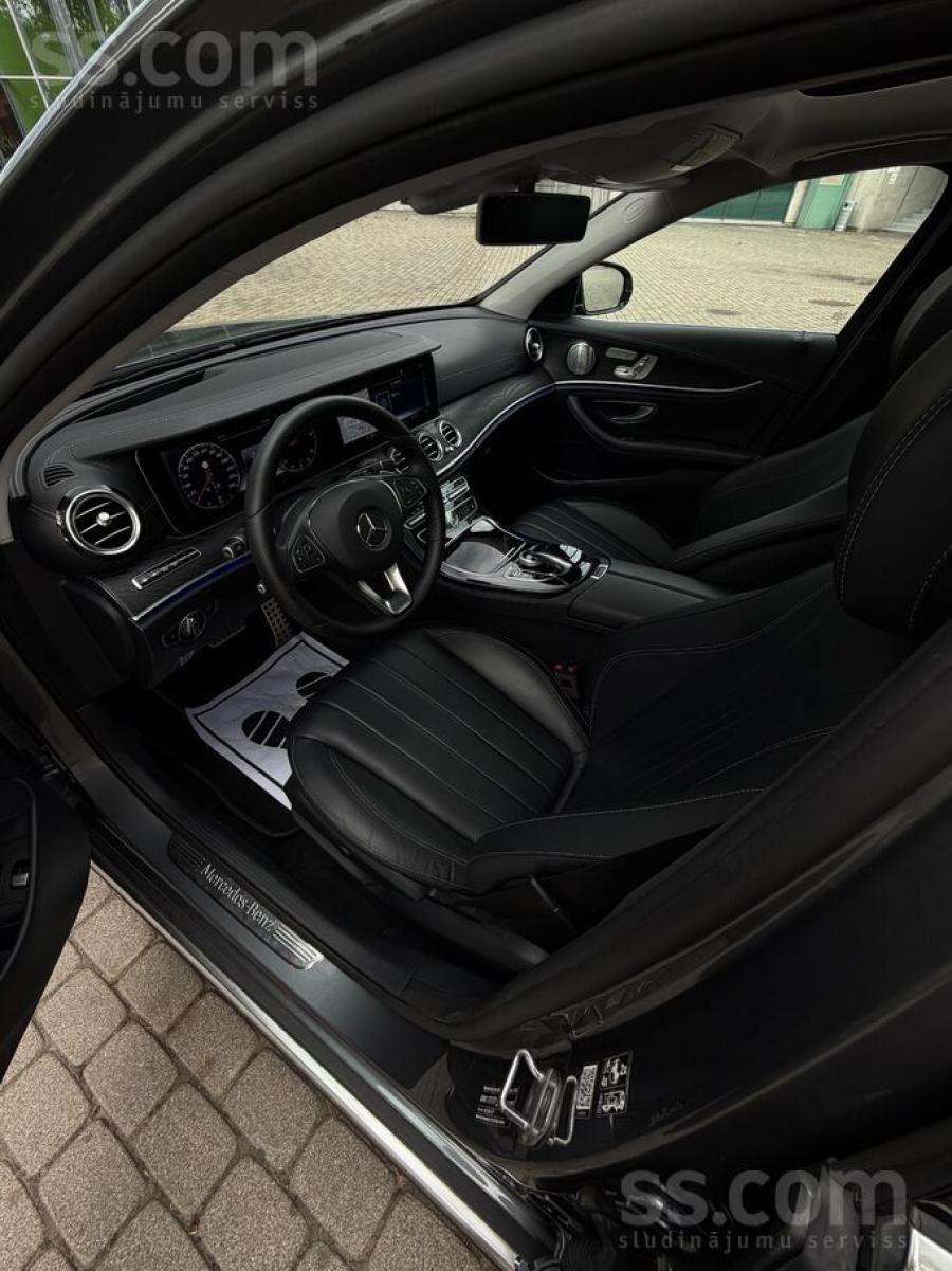 Pelēks Mercedes-Benz E 220 2017 Jelgava, ar dzinēja tilpumu 2.00 L un nobraukumu 278 tūkst. km par 22990 €, foto 16 vietnē AUTOMOTO.COM.LV