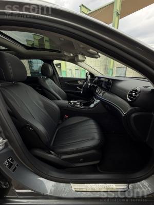 Pelēks Mercedes-Benz E 220 2017 Jelgava, ar dzinēja tilpumu 2.00 L un nobraukumu 278 tūkst. km par 22990 €, foto 19 vietnē AUTOMOTO.COM.LV