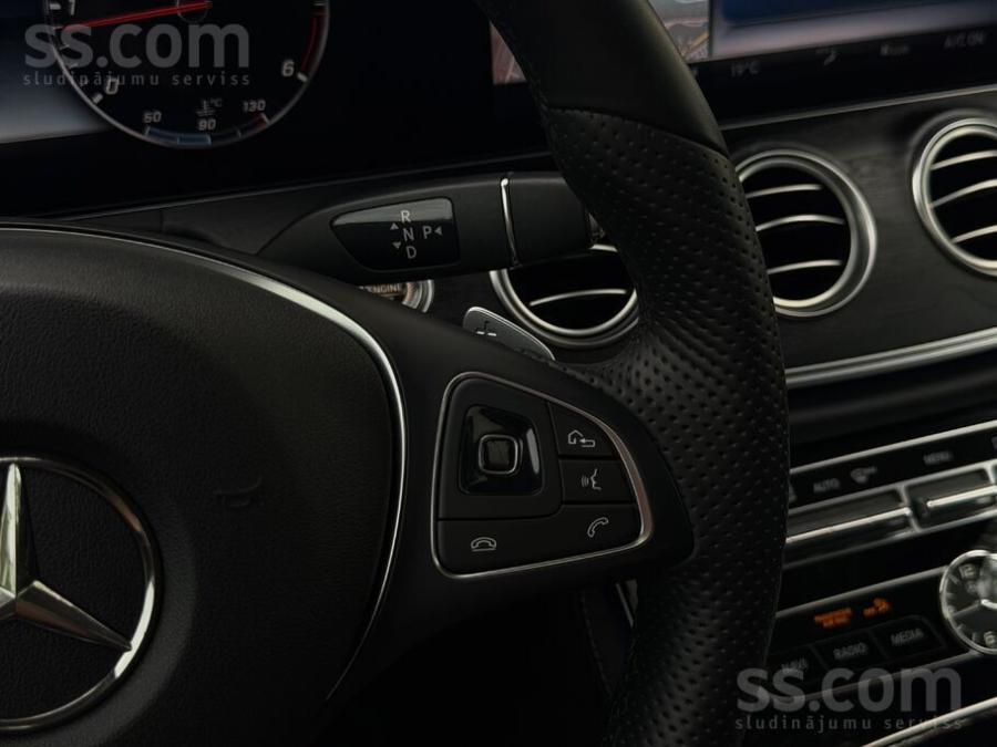 Pelēks Mercedes-Benz E 220 2017 Jelgava, ar dzinēja tilpumu 2.00 L un nobraukumu 278 tūkst. km par 22990 €, foto 24 vietnē AUTOMOTO.COM.LV
