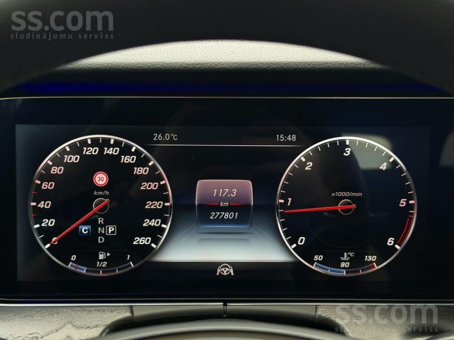 Pelēks Mercedes-Benz E 220 2017 Jelgava, ar dzinēja tilpumu 2.00 L un nobraukumu 278 tūkst. km par 22990 €, foto 25 vietnē AUTOMOTO.COM.LV