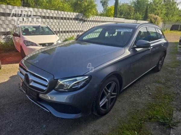Мерседес E 220 2017 в Вильнюс на AUTOMOTO.COM.LV Серый Мерседес E 220 2017 в Вильнюс, объемом двигателя 2.00 л и пробегом 146 тыс. км за 16990 €, фото 3 на AUTOMOTO.COM.LV