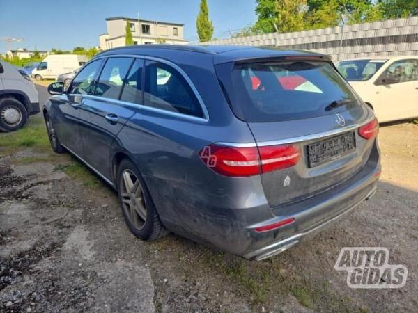 Мерседес E 220 2017 в Вильнюс на AUTOMOTO.COM.LV Серый Мерседес E 220 2017 в Вильнюс, объемом двигателя 2.00 л и пробегом 146 тыс. км за 16990 €, фото 4 на AUTOMOTO.COM.LV