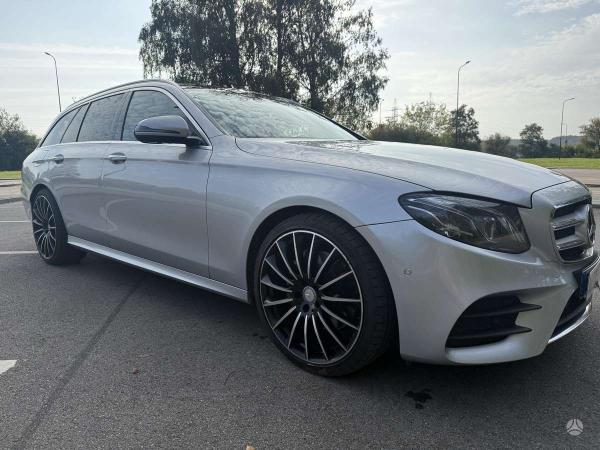 Pelēks Mercedes-Benz E 220 2017 Kauņa, ar dzinēja tilpumu 2.20 L un nobraukumu 303 tūkst. km par 14990 €, foto 8 vietnē AUTOMOTO.COM.LV