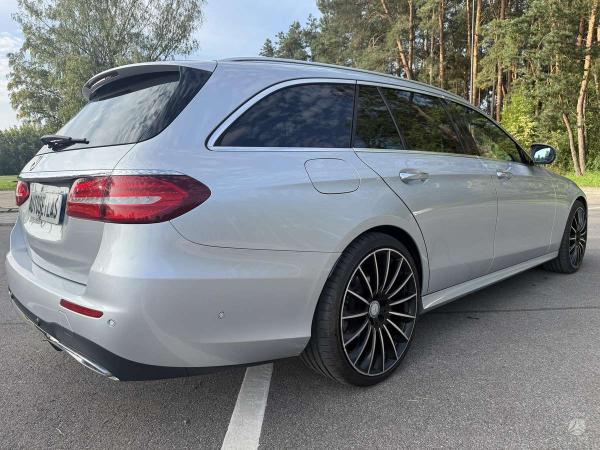 Pelēks Mercedes-Benz E 220 2017 Kauņa, ar dzinēja tilpumu 2.20 L un nobraukumu 303 tūkst. km par 14990 €, foto 9 vietnē AUTOMOTO.COM.LV