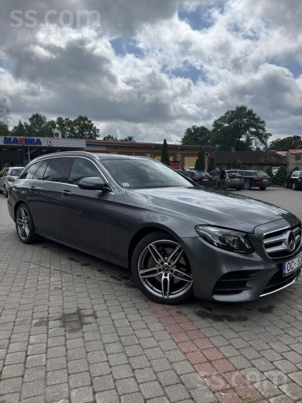 Pelēks Mercedes-Benz E 220 2018 Cēsis, ar dzinēja tilpumu 2.00 L un nobraukumu 197 tūkst. km par 20700 €, foto 2 vietnē AUTOMOTO.COM.LV