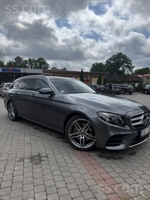 Grey Mercedes-Benz E 220 2018 in Cesis, with an engine capacity of 2.00 L and mileage of 197 thousand km for 20700 €, photo 3 on AUTOMOTO.COM.LV