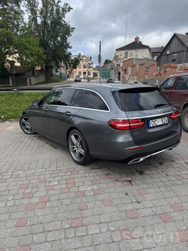 Pelēks Mercedes-Benz E 220 2018 Cēsis, ar dzinēja tilpumu 2.00 L un nobraukumu 197 tūkst. km par 20700 €, foto 3 vietnē AUTOMOTO.COM.LV