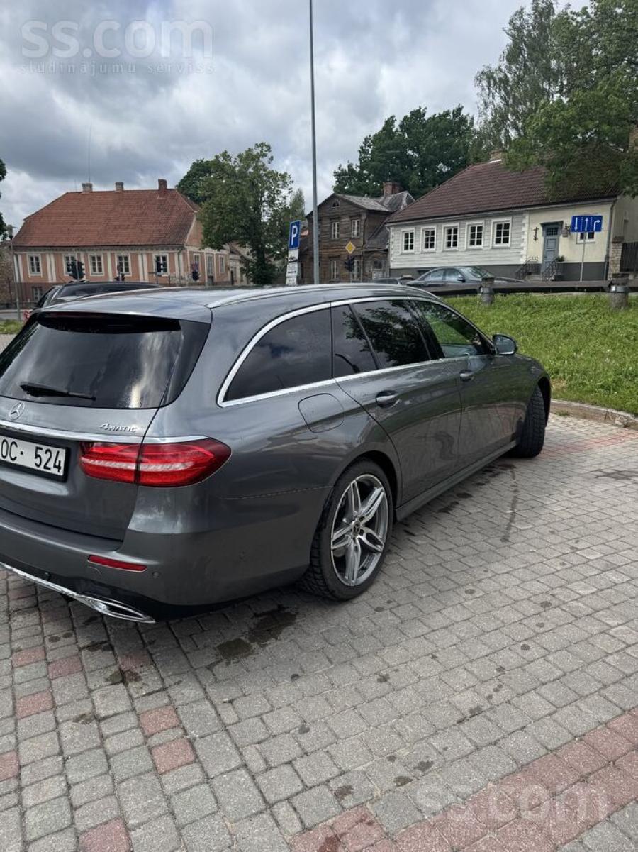 Grey Mercedes-Benz E 220 2018 in Cesis, with an engine capacity of 2.00 L and mileage of 197 thousand km for 20700 €, photo 6 on AUTOMOTO.COM.LV