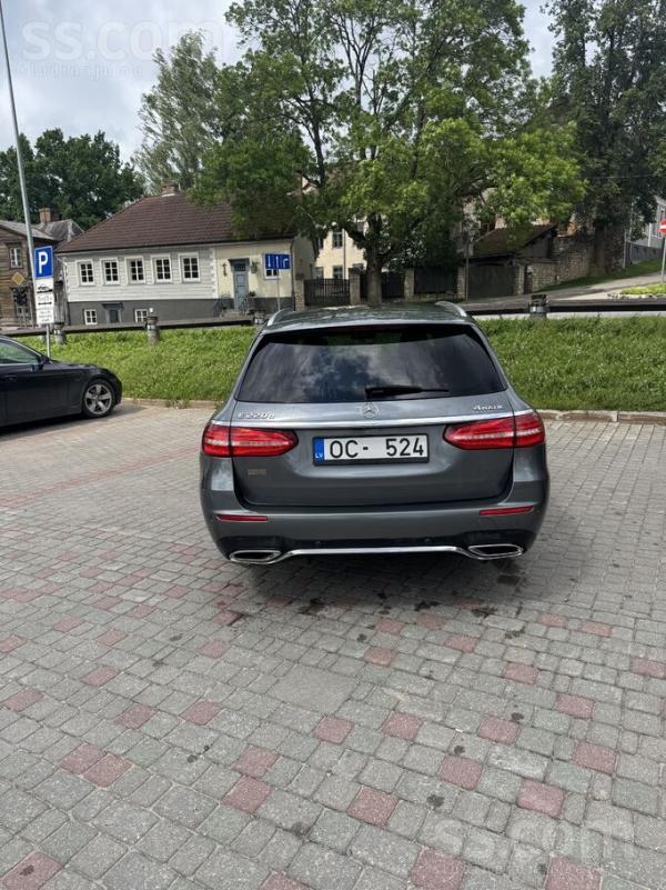Pelēks Mercedes-Benz E 220 2018 Cēsis, ar dzinēja tilpumu 2.00 L un nobraukumu 197 tūkst. km par 20700 €, foto 6 vietnē AUTOMOTO.COM.LV