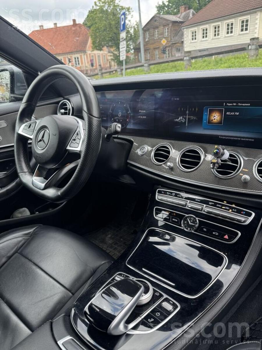Grey Mercedes-Benz E 220 2018 in Cesis, with an engine capacity of 2.00 L and mileage of 197 thousand km for 20700 €, photo 8 on AUTOMOTO.COM.LV