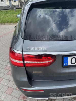 Grey Mercedes-Benz E 220 2018 in Cesis, with an engine capacity of 2.00 L and mileage of 197 thousand km for 20700 €, photo 13 on AUTOMOTO.COM.LV