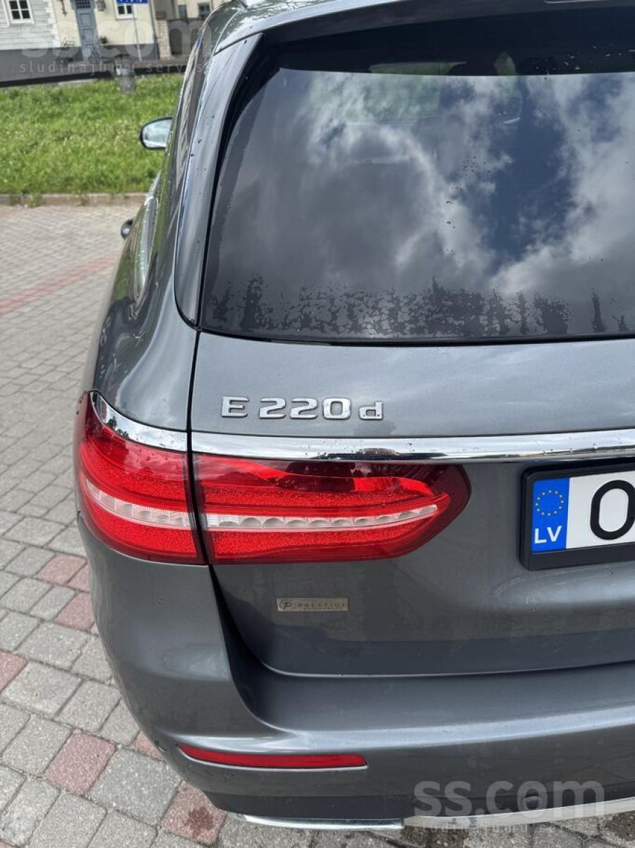 Grey Mercedes-Benz E 220 2018 in Cesis, with an engine capacity of 2.00 L and mileage of 197 thousand km for 20700 €, photo 13 on AUTOMOTO.COM.LV