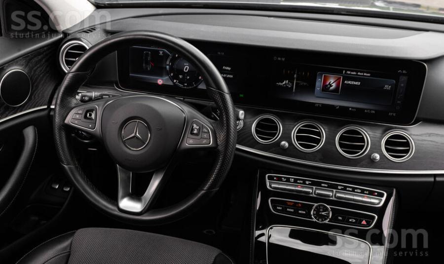 Серый Мерседес E 220 2018 в Елгава, объемом двигателя 2.00 л и пробегом 0 тыс. км за 15700 €, фото 12 на AUTOMOTO.COM.LV